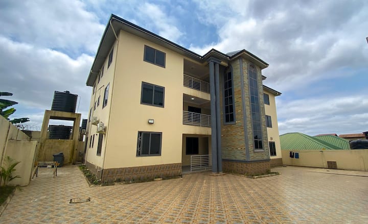 The Glamorous Getaway - Ghana