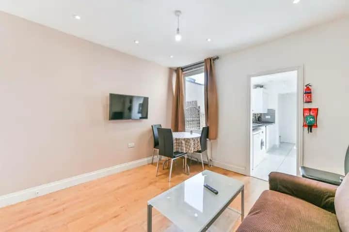 4 Bed House.|kingston|london - 엡솜