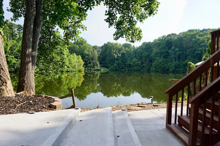 Cozy Suite On Tranquil Lake - Lewisville, NC