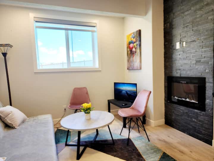 Luxury Cozy Basement Suite - Leduc
