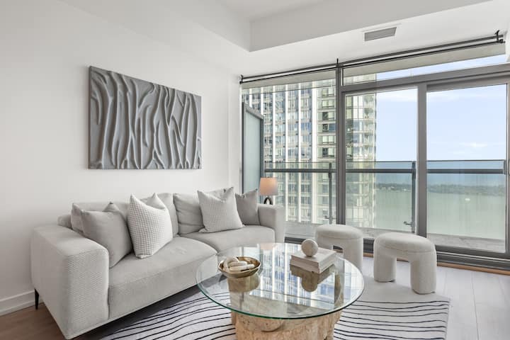 Harbourfront Views | Walk To Cn Tower | Parking - Mississauga