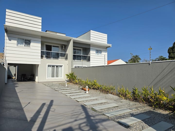 Sobrado Em Matinhos Com Piscina. - Matinhos