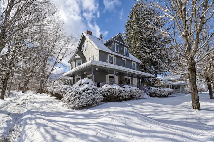 Best Location! Large Home In Ellicottville - Ellicottville, NY