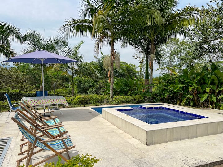 Finca Con Piscina | 3 Hab + 2 Baños - Armenia, Colombia