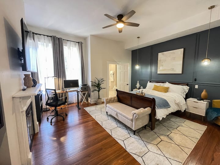 Cozy, Spacious With Spa Bathtub - Baltimore, MD