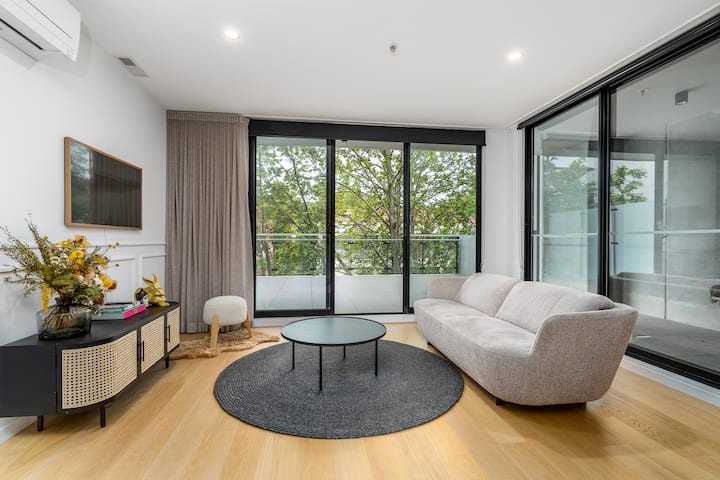 Stylish 2br Sanctuary In The Heart Of Braddon - Canberra