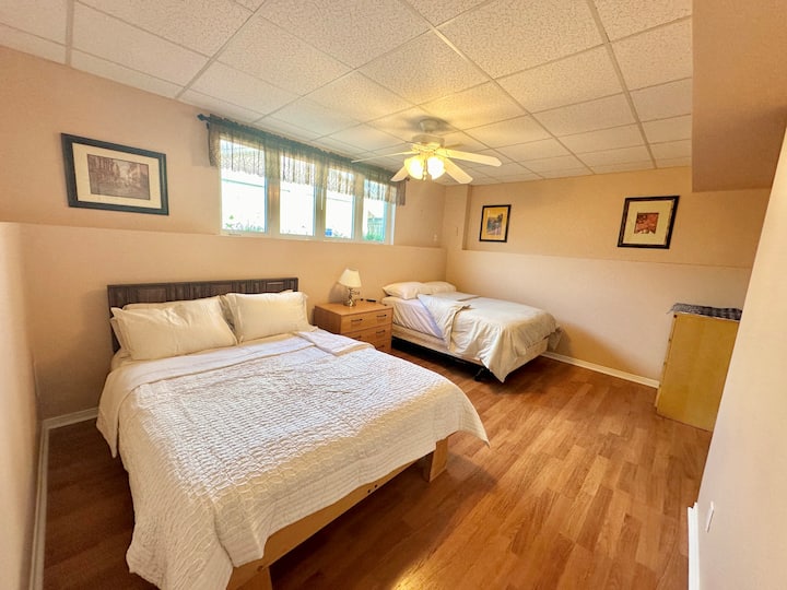 Entire Spacious Tranquil Unit W/free Parking - Ottawa