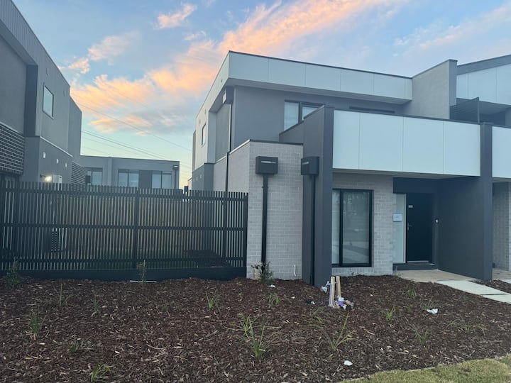 Charming Townhouse Haven - シティ・オブ・ウィンダム