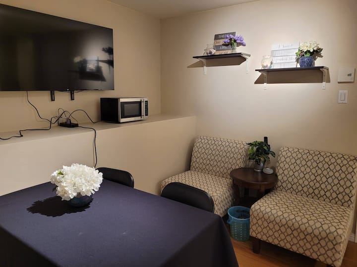 Room 2 In Comfortable Two Bedrooms Suite - Longueuil