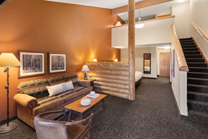 King Loft Suite - Wausau, WI