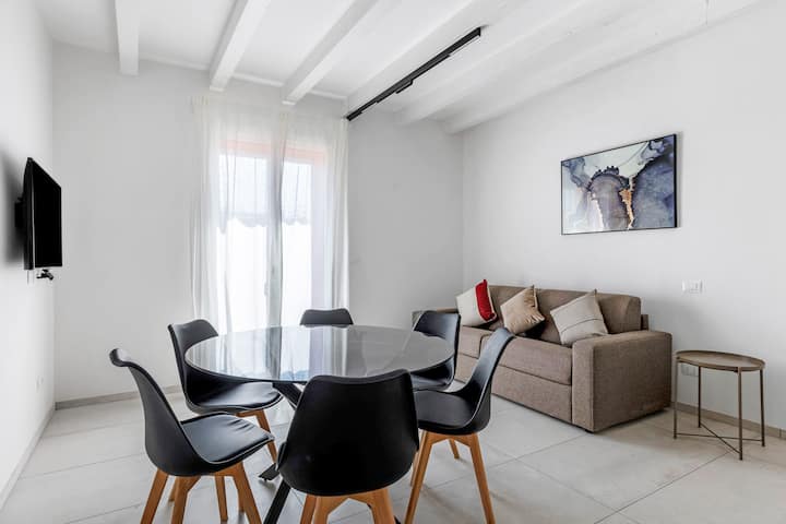 Le Dodici Porte: S. Stefano 14 By Bologna District - Болонья