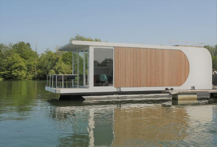 Martinique | Luxury Houseboat In Maastricht | 4+1 - Maastricht