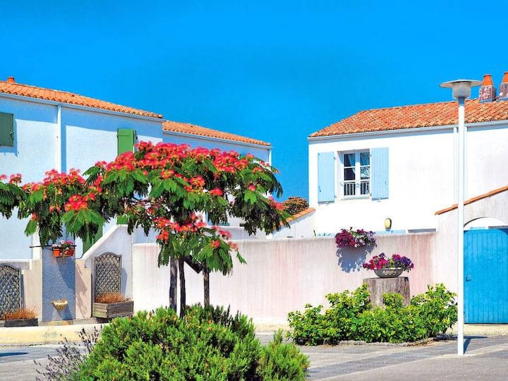 Studio Plain Pied Avec Terrasse Privée, Piscine - La Flotte