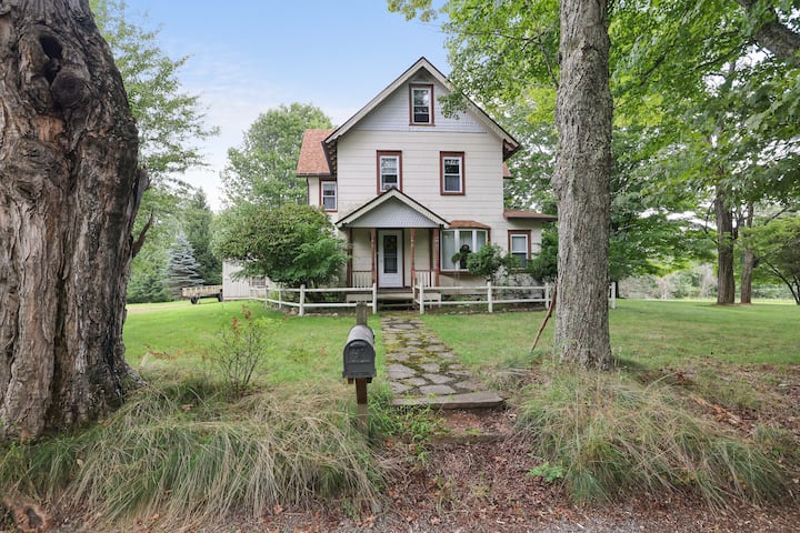 Private Pond Retreat 4br Escape Sleeps 10 - Beach Lake, PA