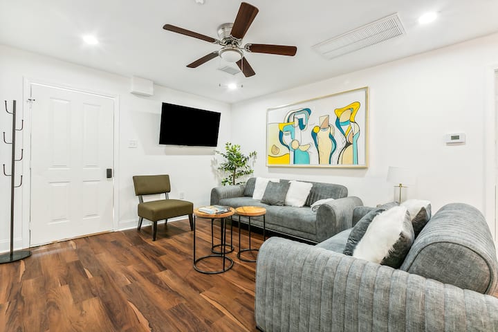 Chic Centrally Located 2br - Metairie, LA