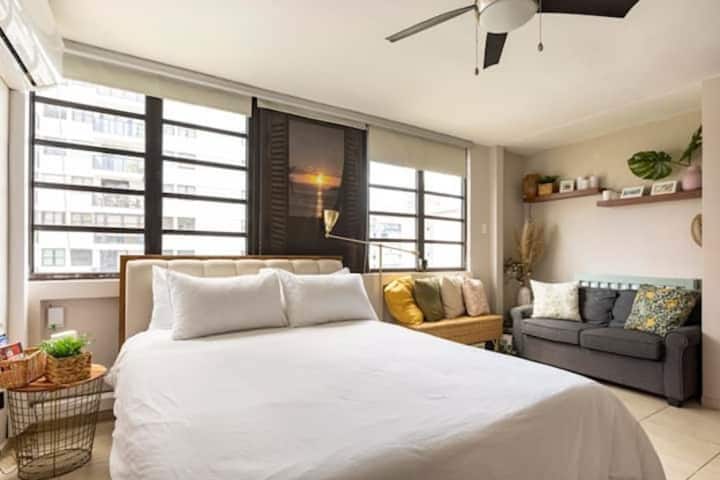 Charming Studio, Steps To Beach,free Gated Parking - San Juan