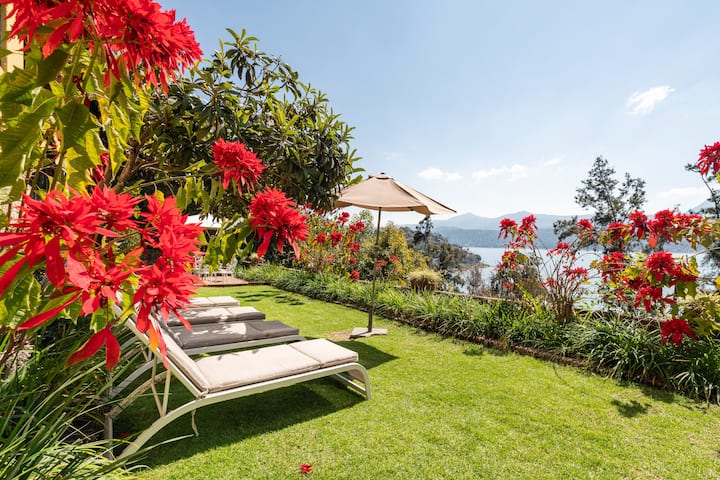 La Casa De La Vista En "La Peña" - Valle de Bravo