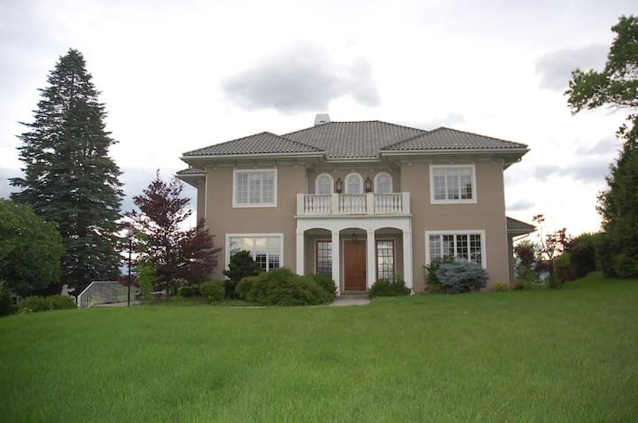 The View House On Hilltop - Harrisonburg, VA