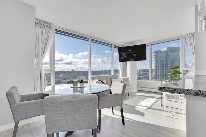Refreshing And New Downtown 2br Condo - Vancouver - Vancouver