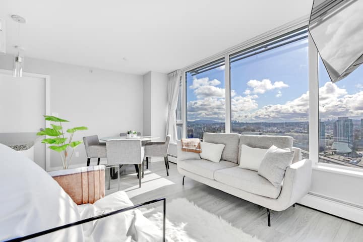 Refreshing And New Downtown 2br Condo - Vancouver - North Vancouver