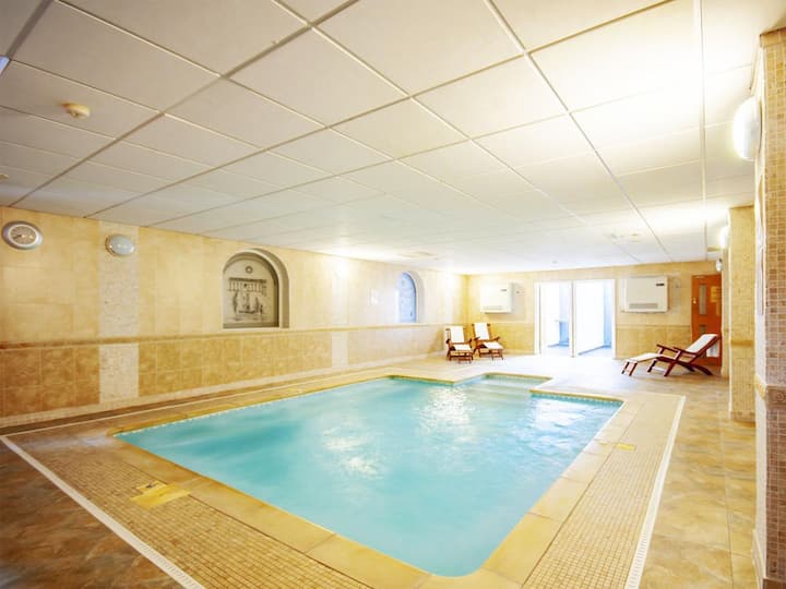 White Waters 5*, Sleeps 50+, Pool, Hot Tub, Sauna - Shropshire