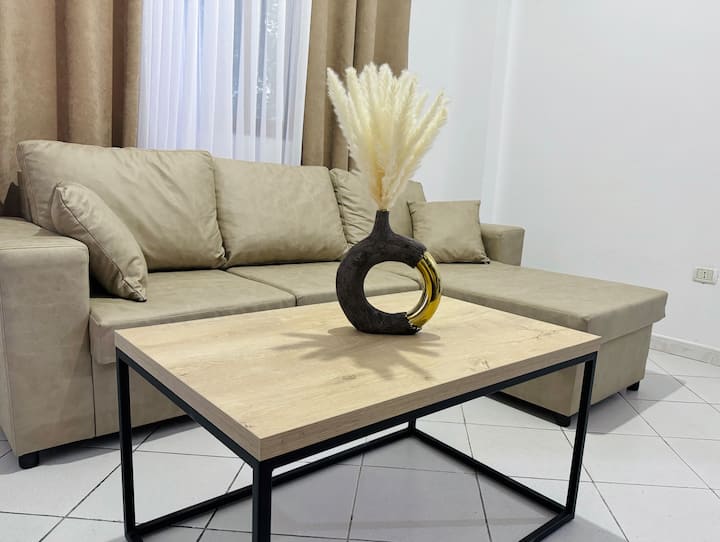 Spacious Retreat - Tirana