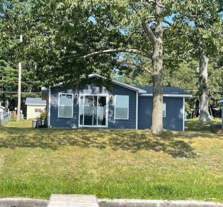 The Dragonfly Haus On Van Etten Lake! - ミシガン州
