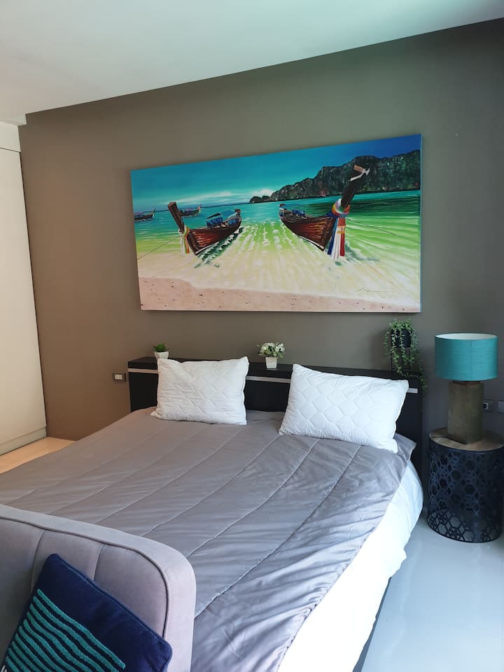Patong Apartment With Balcony -