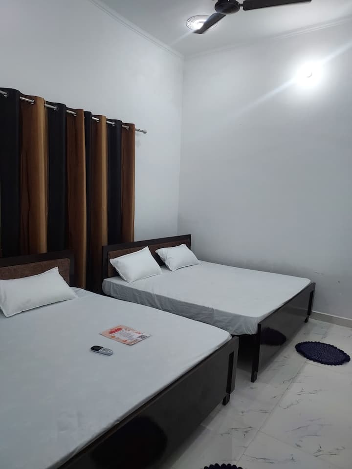 Shivay Guest House (Family Room) - Ayodhya