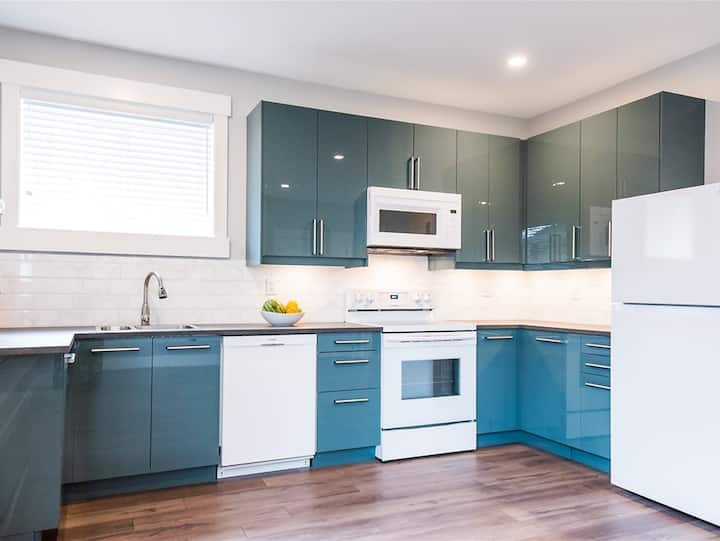 Away Abode - Coquitlam