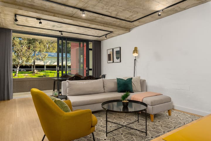 Modern Bo Kaap Apartment | Pool Deck | Wifi - Cape Town