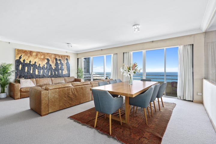 Three Bedroom Retro Ocean View Penthouse - Q Stay - Broadbeach