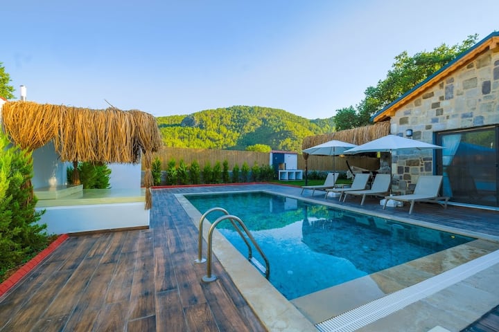 Redstone- Villa Beylerbeyi - Hisarönü