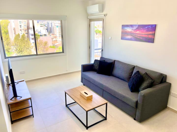 Cristiana Sea Breeze, Sleeps 3, Opposite To Beach - Limassol