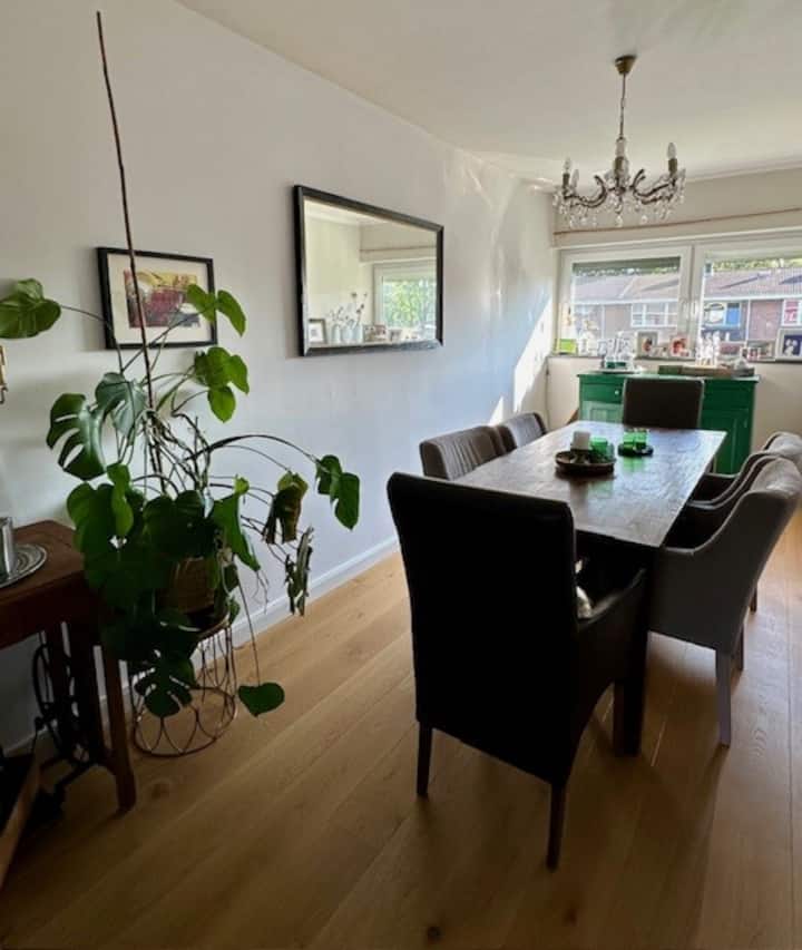 Stylische Wohnung, Neu Renoviert - Düsseldorf