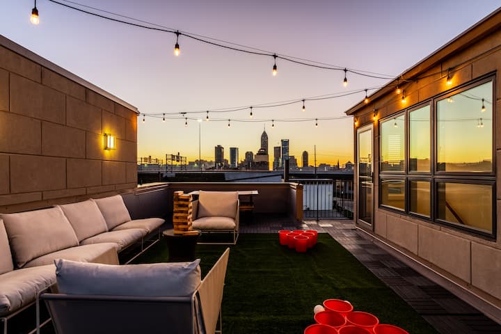 Stunning City View -3br Townhome
Walk Anywhere - Indianapolis