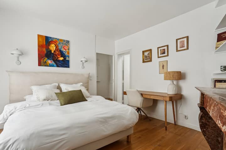 Parisian Charm Apartment Boulevard Rochechouart - Paris