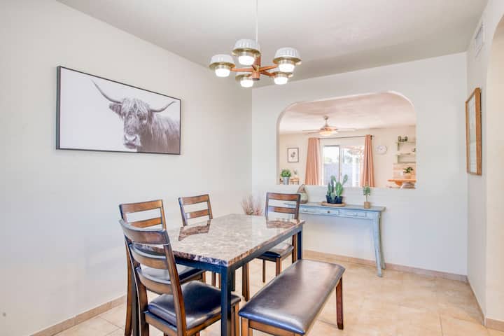 Tempe Retreat By Asu, Airport & Scenic Town Lake! - Tempe, AZ