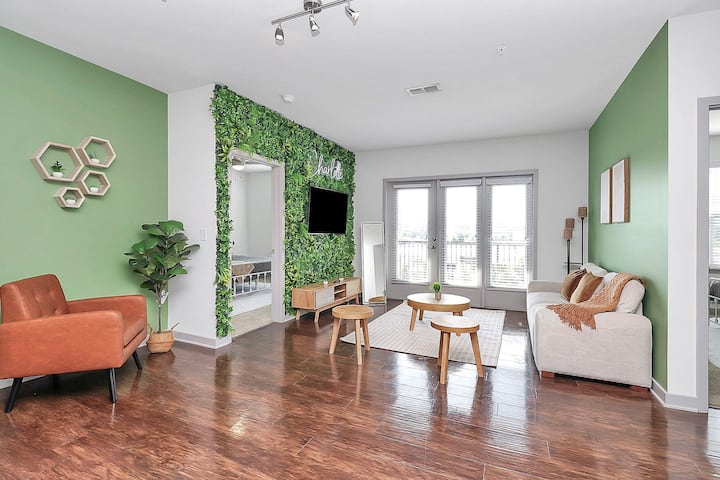 Charlotte Living: 2br With City Views & Walkable - Charlotte, NC