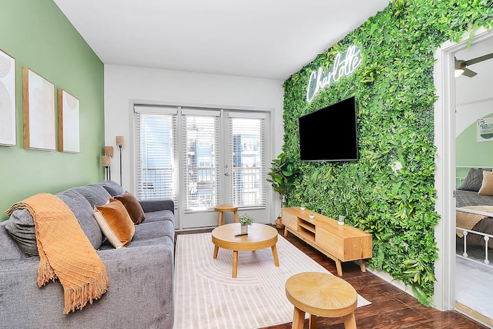 Chic City Living: 1br W/balcony & Pool - Idlewild - Charlotte