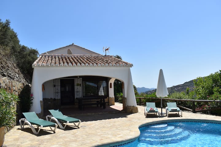 Finca Algarabia Con Piscina Privada - Andalucía