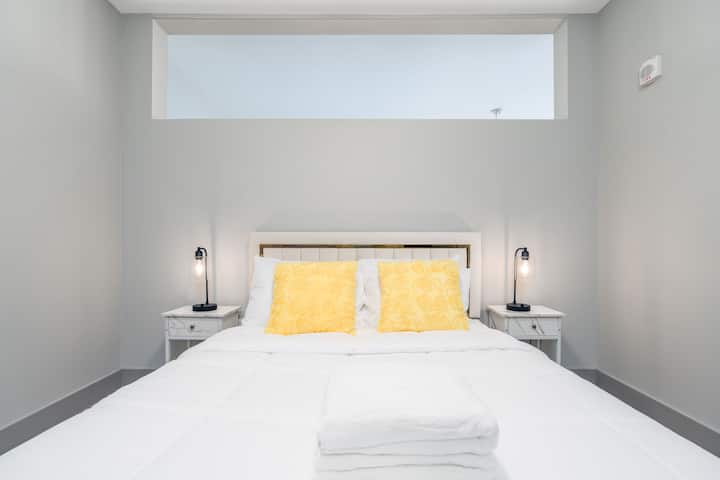 Stylish 1-br Broad Ripple - The Waterpark, Carmel