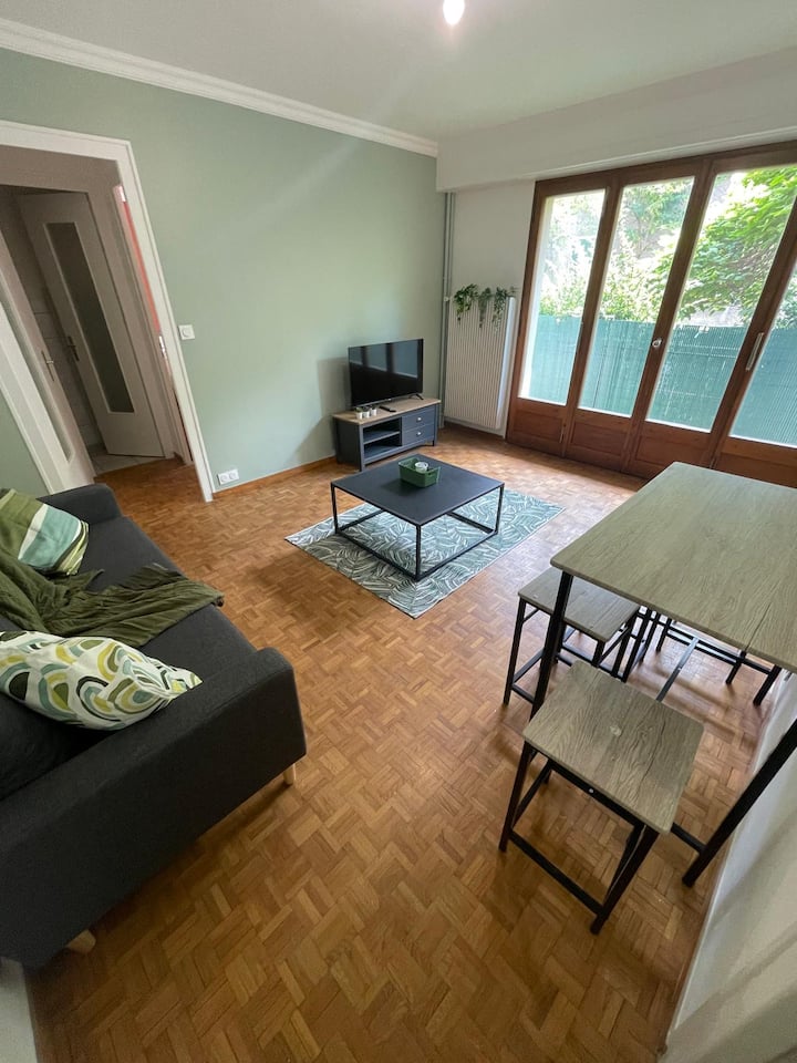 L’exploreur | Pied Du Tram | Hyper Centre | Garage - Gaillard