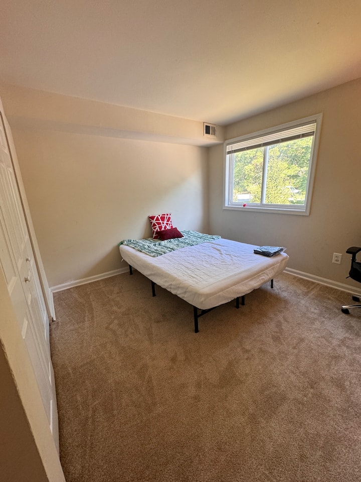Private Room Available - Columbia, MD