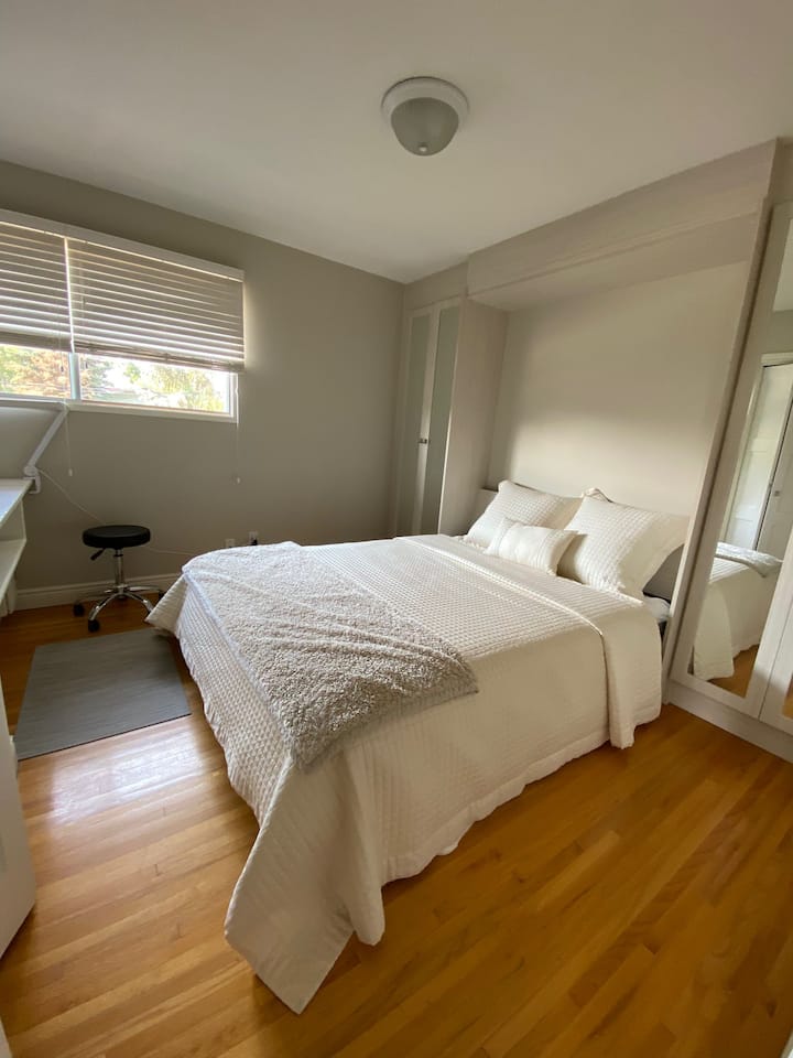 Room Near University Of Calgary - カルガリー