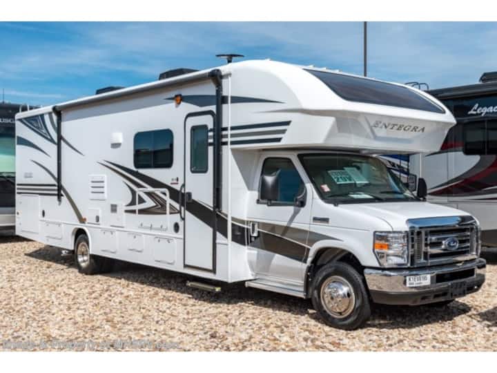 Immaculate Luxury Motorhome - Syracuse, NY