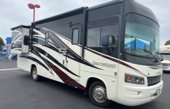 Luxury Motorhome - Syracuse, NY