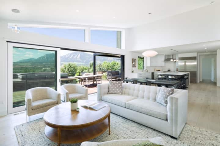 Executive Level, Walkable With View - Boulder, CO
