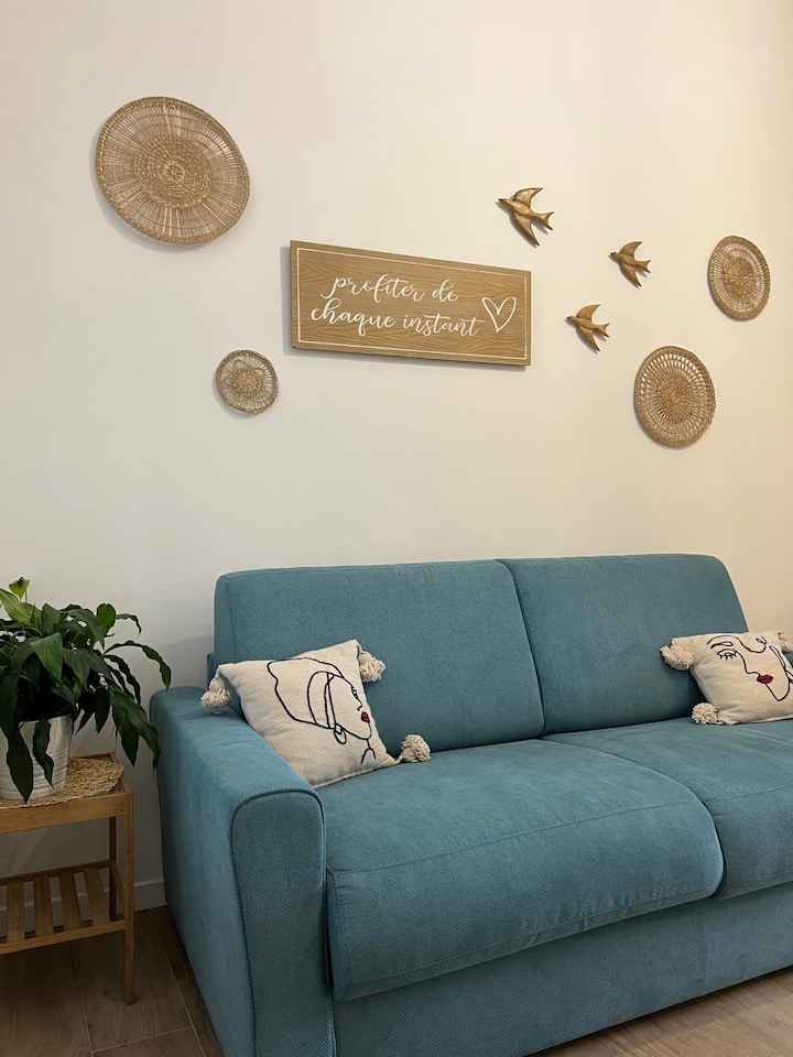 Carrara 23 Navigli Be Like! [Duomo Forum Bocconi] - Milan