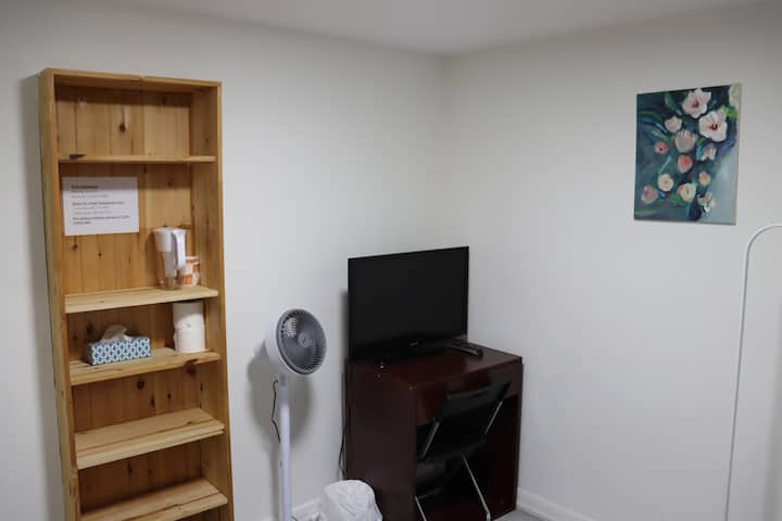Convenient Central Scarborough Motel Style Room #1 - Toronto